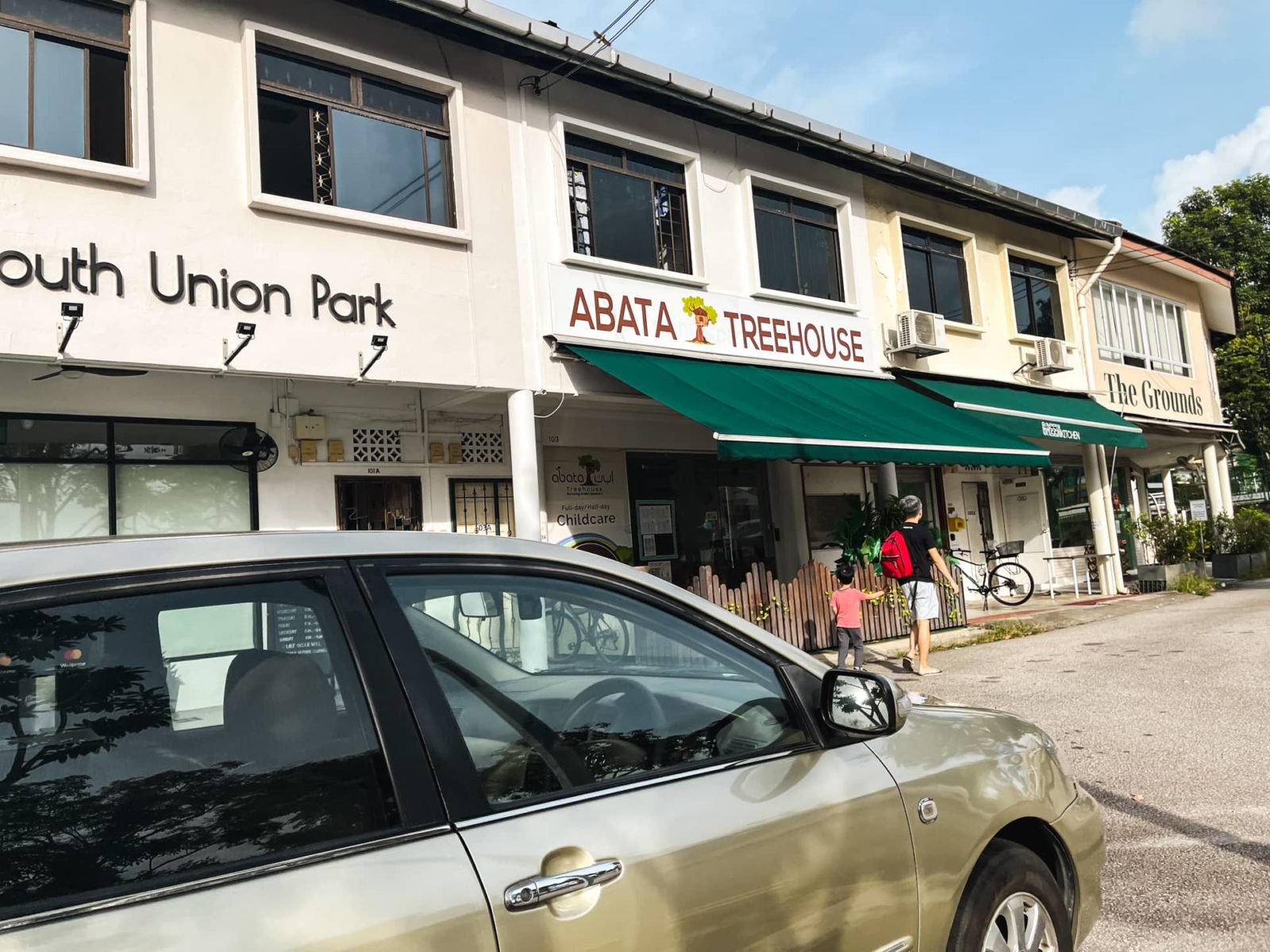 Touring Jalan Kembangan: Freehold Landed Homes Near Kembangan MRT For $3m+