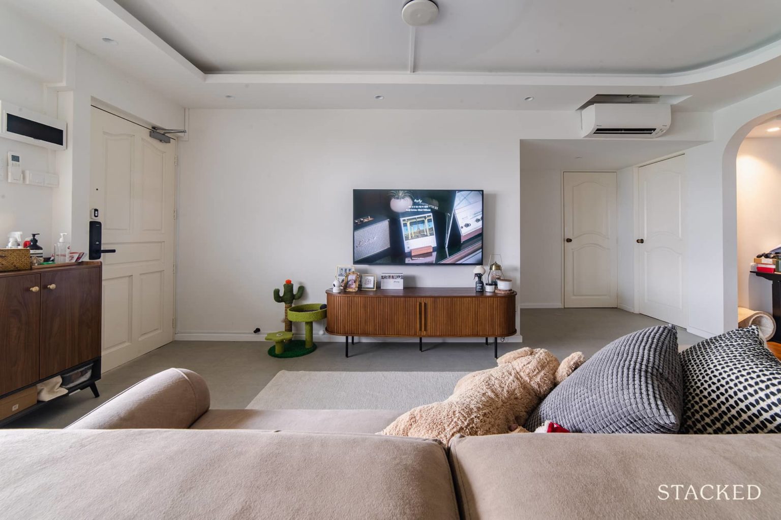 A 30-Year-Old HDB Gets A Timeless Transformation Into A Mid-Century ...